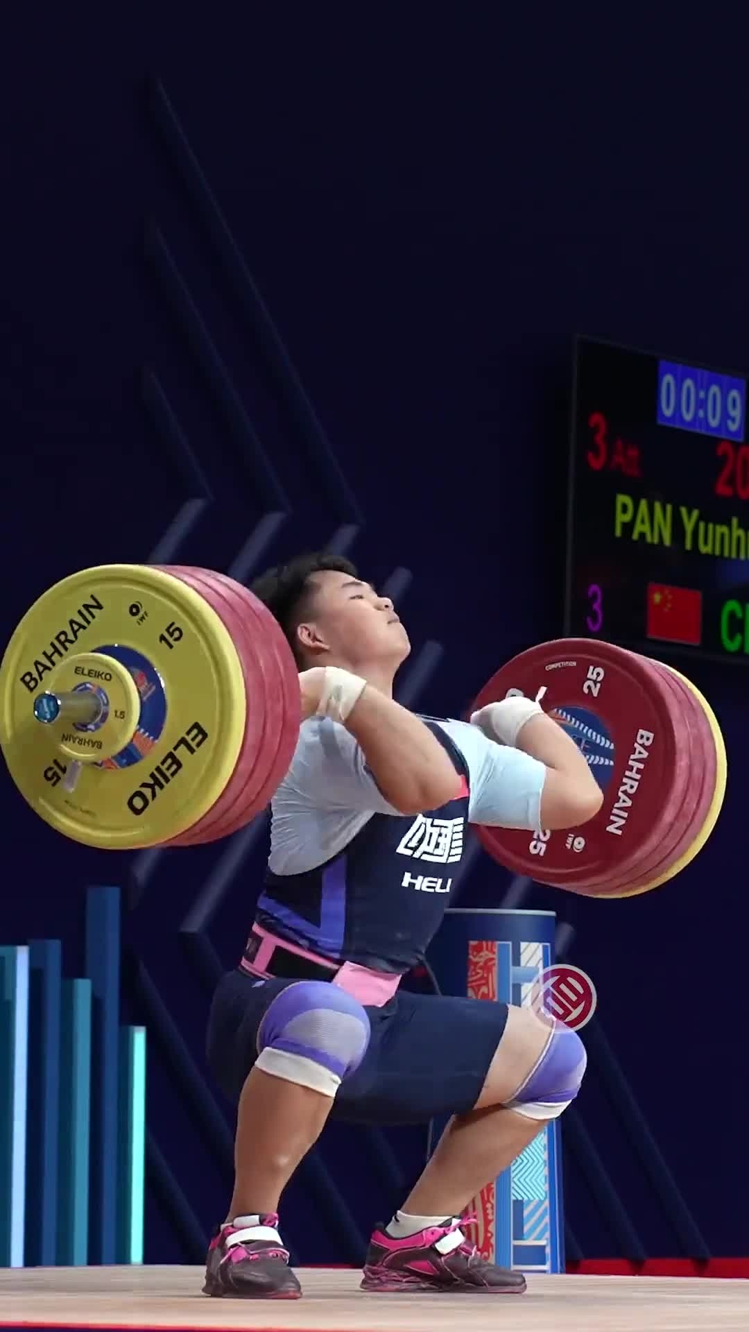 首次参加世锦赛年仅18岁的潘云华(89kg) 挺举208kg，打破自己保持的全国青年纪录4kg，并摘得单项铜牌_腾讯新闻