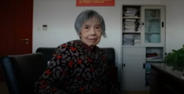 “中国龙芯之母”黄令仪逝世，65岁出山研发“龙芯”芯片_腾讯新闻