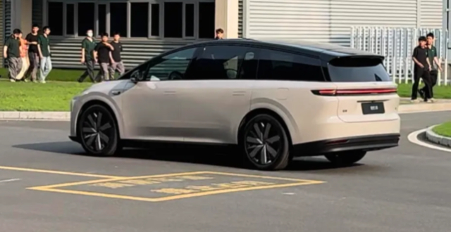 理想首款纯电SUV，理想i8将于7月上市，前脸与MEGA设计相同_腾讯新闻