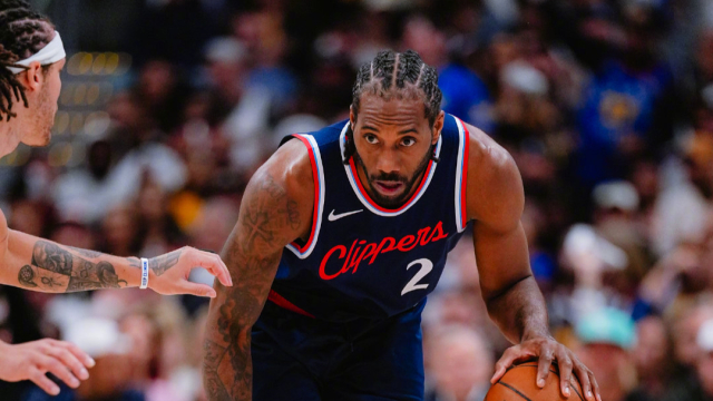 孤胆领袖！莱昂纳德20+9+11准三双，快船溃败他已拼尽全力！_腾讯新闻