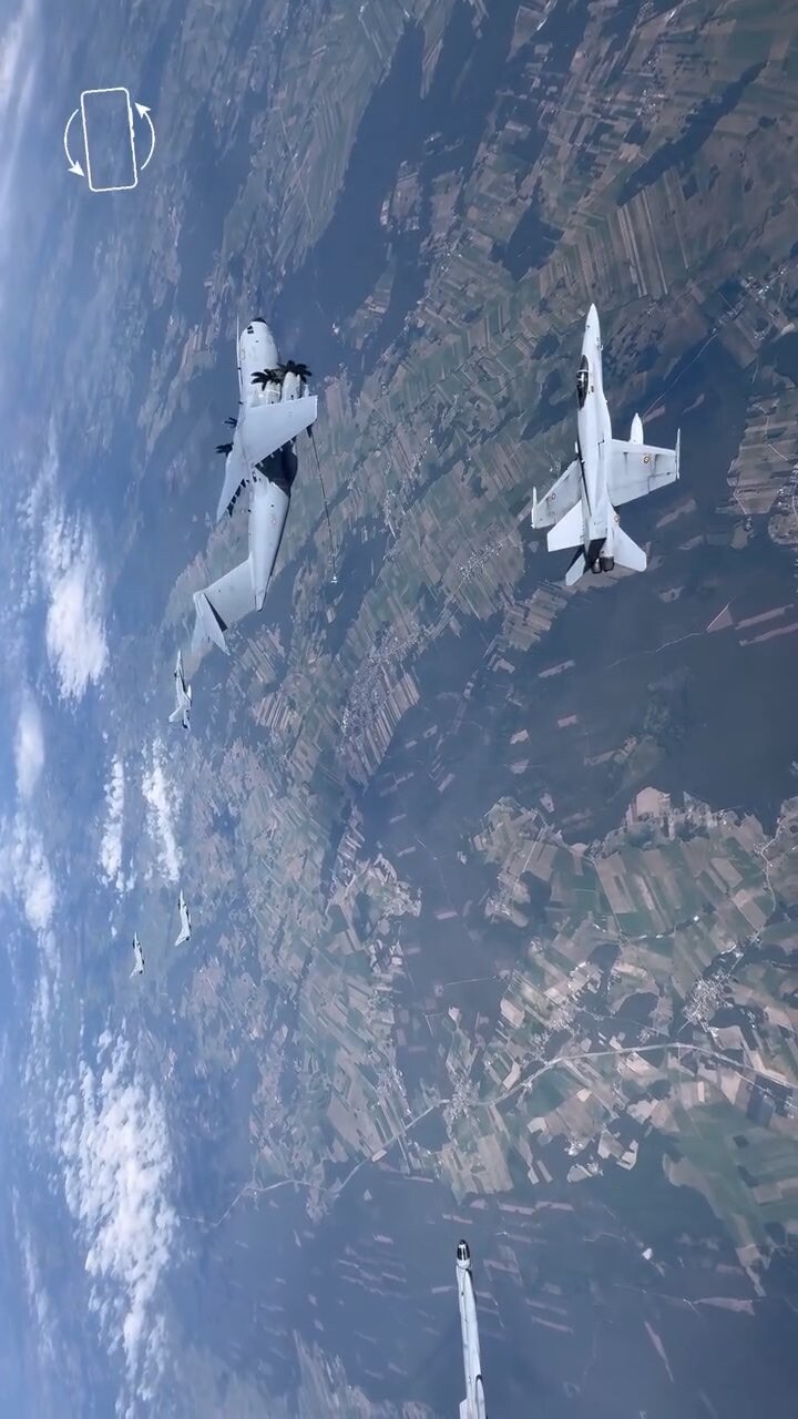 视觉盛宴！意大利空军F16F18与A400M运输机_腾讯新闻