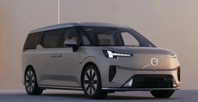 最贵纯电MPV来了！沃尔沃EM90上市，售价81.8万元，明年3月交付_腾讯新闻