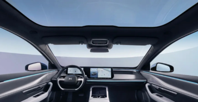 全新小鹏P7i 702Max鹏翼版正式上市，限时优惠价24.99万元_腾讯新闻