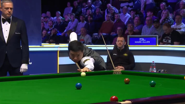 高杆吸库名场面！丁俊晖去年英锦赛制造神奇瞬间，百看不厌！_腾讯新闻