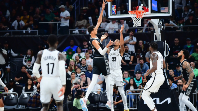 Top时刻｜马刺篮网五佳球：文班风骚腰间绕球+加时制胜血帽_腾讯新闻