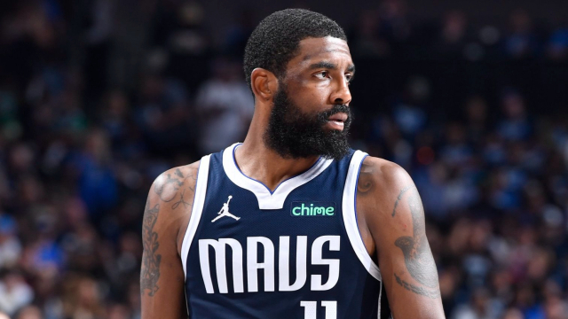 勇士独行侠最后1分钟：马绍尔命中关键球 裁判判罚争议巨大_腾讯新闻