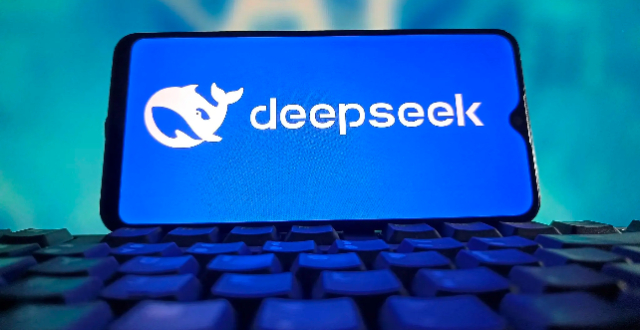 DeepSeek开源周Day3：DeepGEMM，300行代码实现极致性能_腾讯新闻