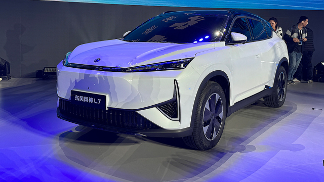 搭载1.5T马赫电混系统/综合续航1500公里 东风风神L7正式亮相_腾讯新闻