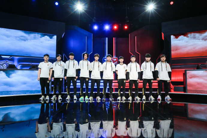 对战estar，QGhappy一输一赢，妖刀与hurt之间的差距明显！_腾讯新闻