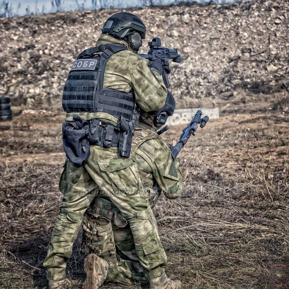 揭秘俄罗斯SOBR特种快反小组，成员都是警察精英，遍布全国_腾讯新闻