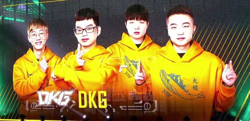 PEC和平精英冠军杯：PEL剧情反转，逐日之灵XQF绝境逆袭4AM夺冠_腾讯新闻