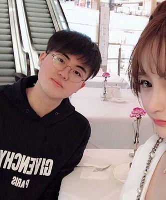 LOL：Rita整活？好身材勒出来！网友：姿态真幸福！_腾讯新闻