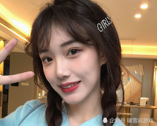 The video before Qiao Biluo's face shows her character in one sentence ...