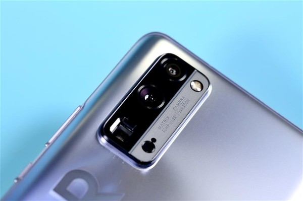 荣耀30 PRO＋极限暗光拍摄体验：世界最大底＋RYYB传感器无可匹敌_腾讯新闻