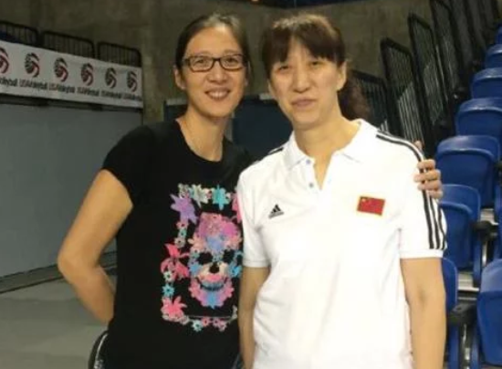 There is a kind of "famous charm" called 52-year-old Li Yueming ...