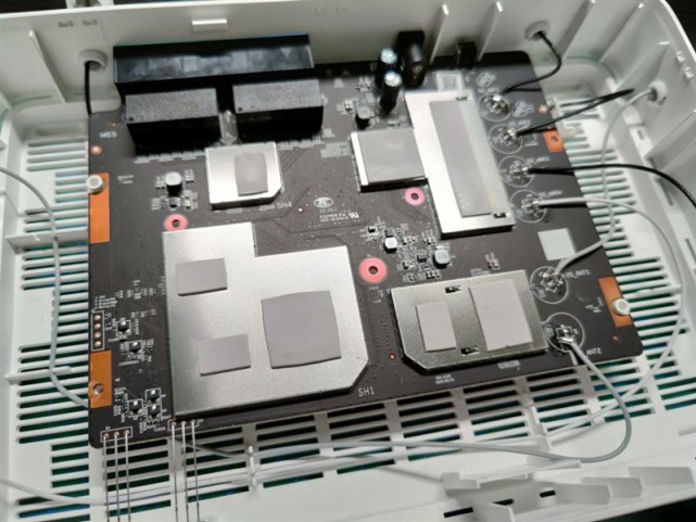 比同款大哥便宜200元！Redmi AX6路由器评测：六天线Wi-Fi 6新价格屠夫_腾讯新闻