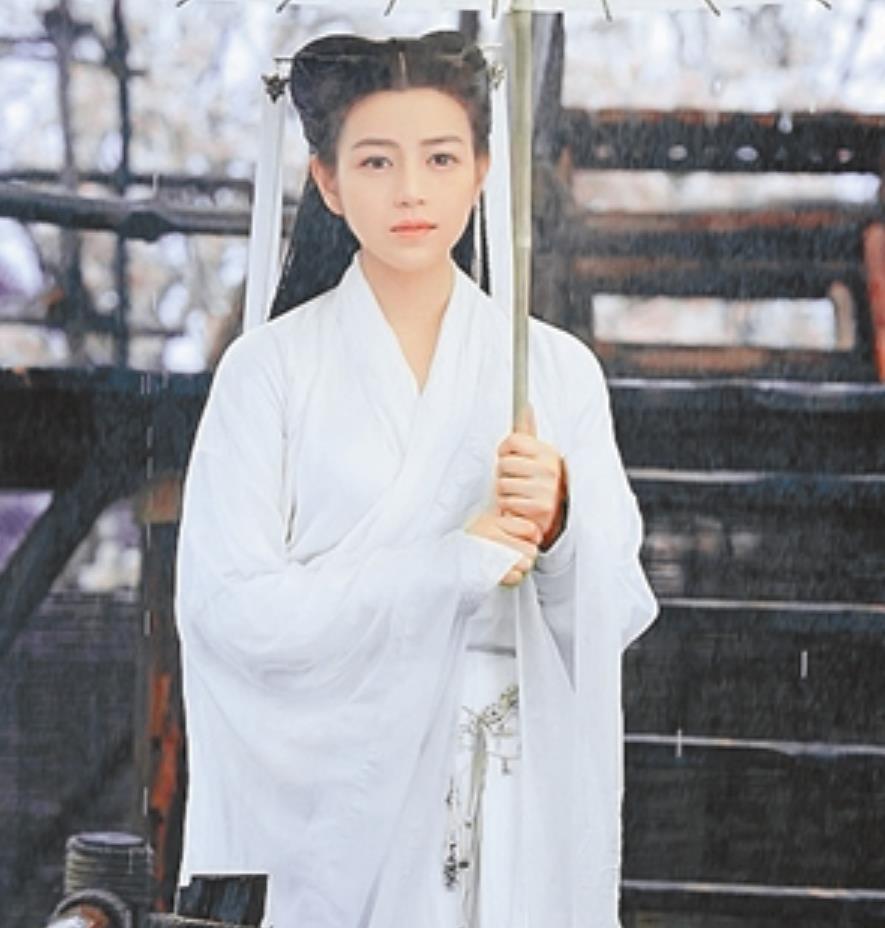 陈妍希到底有多冤？当年要以这装扮出演“小龙女”，就是另一个结局了_腾讯新闻