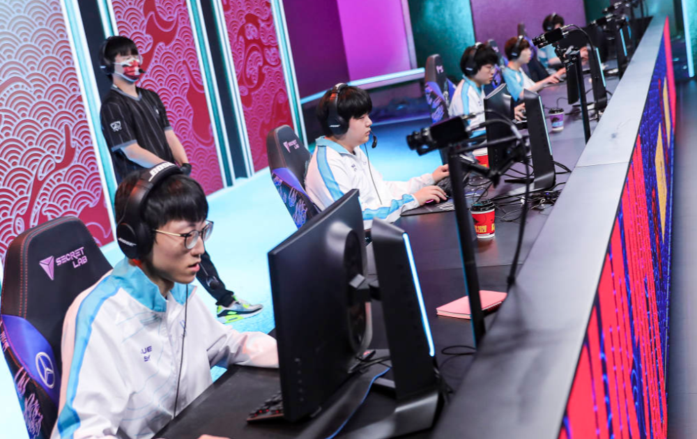 能否干掉最后一支LCK战队？G2对阵DWG 打野对决将是关键_腾讯新闻