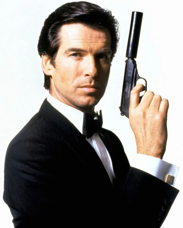 《007之黄金眼》：为什么能成为007系列豆瓣最高分单片？_腾讯新闻