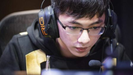 LOL：EDG新阵容基本确定，两个SKT替补中单争宠，四个韩援该卖谁_腾讯新闻