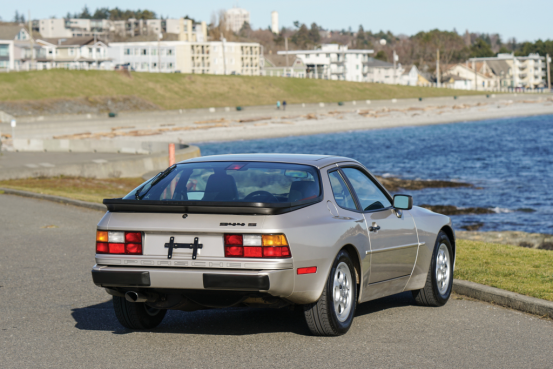 它是保时捷最成功的车型之一：Porsche 944_腾讯新闻