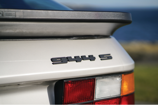 它是保时捷最成功的车型之一：Porsche 944_腾讯新闻