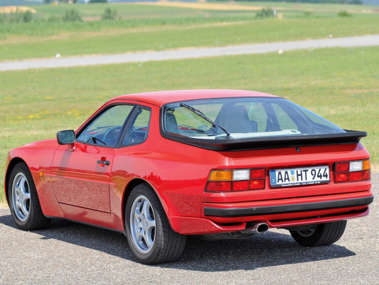 它是保时捷最成功的车型之一：Porsche 944_腾讯新闻