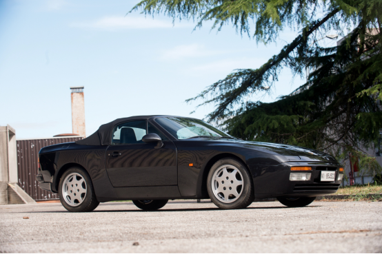 它是保时捷最成功的车型之一：Porsche 944_腾讯新闻