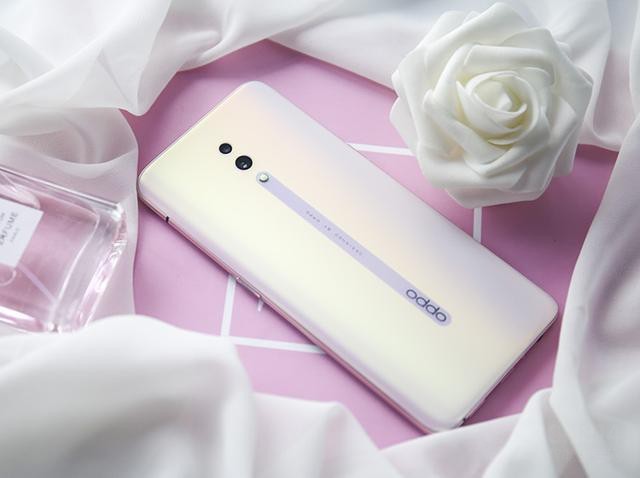 OPPO Reno系列盘点：两年更新多代产品 这些变革值得玩味_腾讯新闻