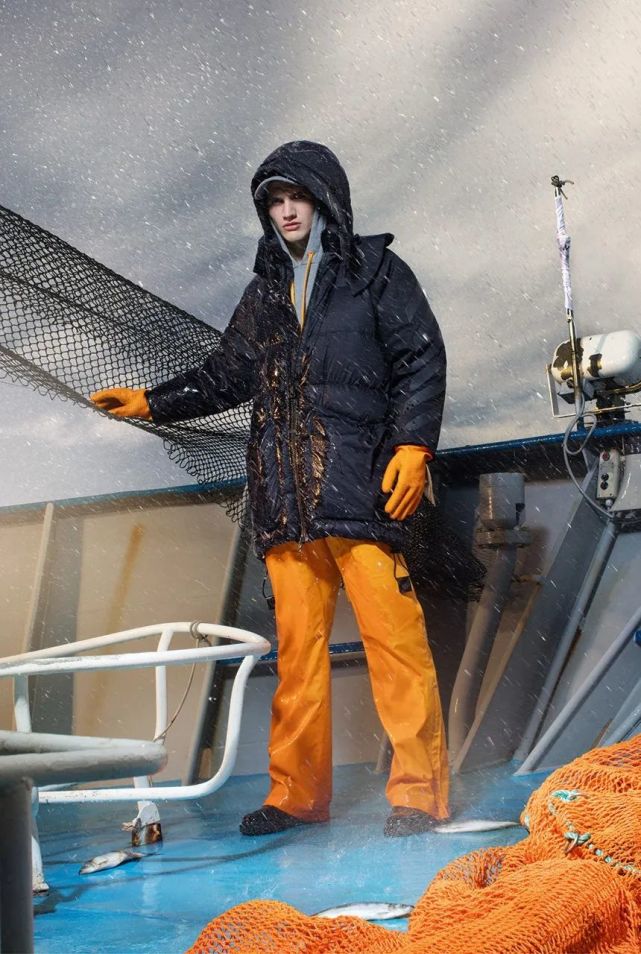 诞生七年的Off-White，凭什么还是时尚圈的顶流？_腾讯新闻