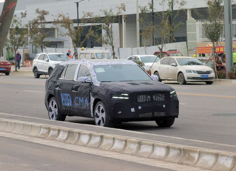 吉利全新中型SUV KX11最新消息，外观很大气，配1米大屏_腾讯新闻