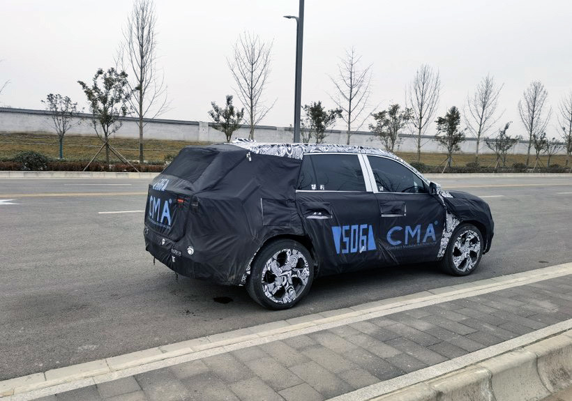 吉利全新中型SUV KX11最新消息，外观很大气，配1米大屏_腾讯新闻