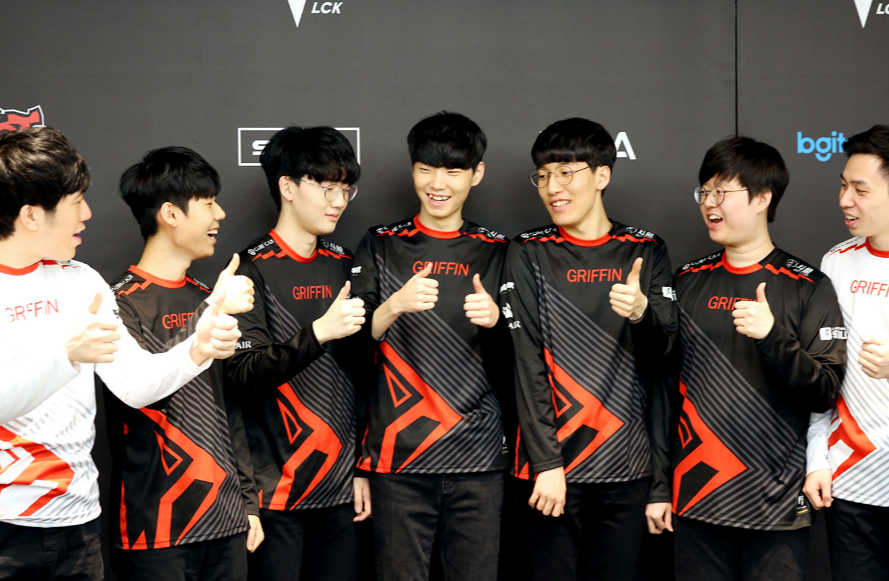 剑皇倒了！GRF宣布解散 五年队史谱写一曲悲歌_腾讯新闻