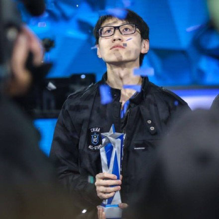 EDG.Mekio出道六周年 从青涩少年成长为前进的风帆_腾讯新闻