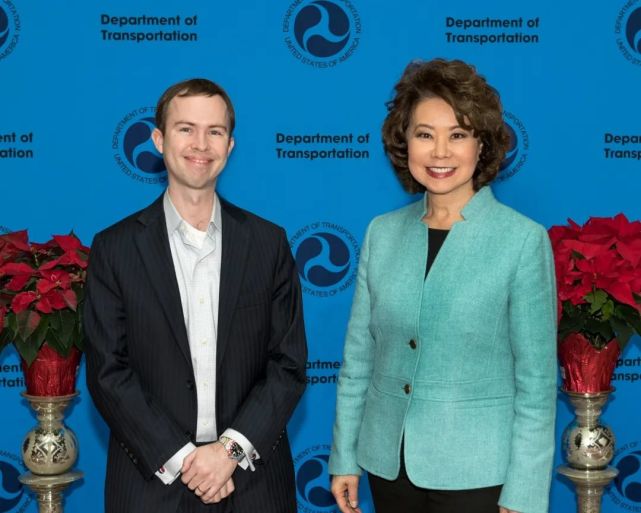 LIGHT UP｜Finlay：从美国到中国，从宾大到北大，我遇到了她_腾讯新闻