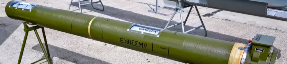 首次！红旗17防空导弹展现行进间攻击能力，堪称中国陆军保护伞_腾讯新闻