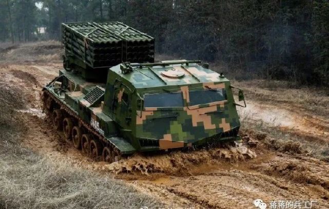 PHZ-11式火箭炮玩变脸，二代通用底盘性能不错，但改得越来越难看_腾讯新闻
