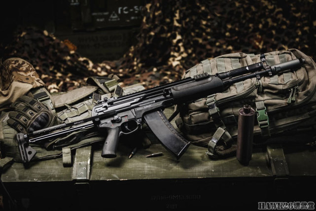 细看：A545/A762突击步枪 采用平衡后坐系统 俄特种部队新型装备_腾讯新闻