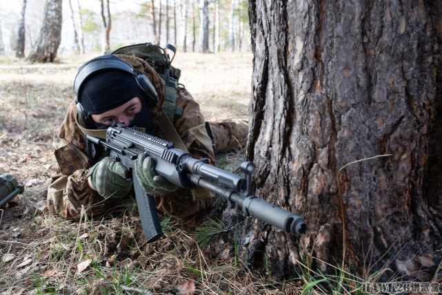细看：A545/A762突击步枪 采用平衡后坐系统 俄特种部队新型装备_腾讯新闻