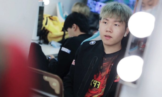 网传Bo与FPX队员一起办冰岛签证？或将成为MSI陪练！_腾讯新闻