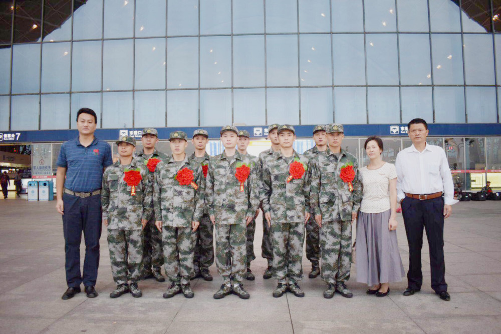 一人毁三代，罚款四万元，大学生拒服兵役遭受严惩腾讯新闻
