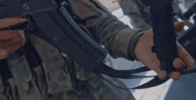 蛟龙突击队升级新型单兵作战系统 新步枪、新冲锋枪同步列装_腾讯新闻