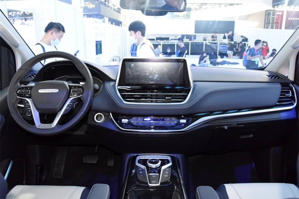 传祺M8对比MAXUS G20，20万预算选哪款MPV，不会再纠结了！_腾讯新闻