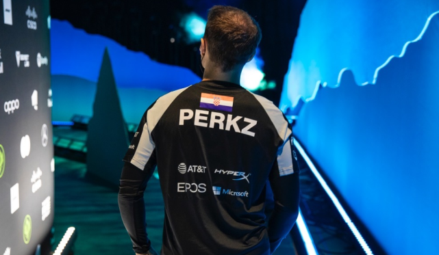 Perkz点评C9阵容选出来不知道怎么赢！PGG与RNG公屏打字互动_腾讯新闻