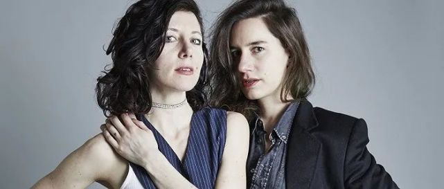 FashionTech｜全息投影的虚拟世界里，时尚也不会停止创造和想象_腾讯新闻