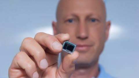 Intel的第一款CPU长啥样？Intel 4-Bit的CPU简介_腾讯新闻