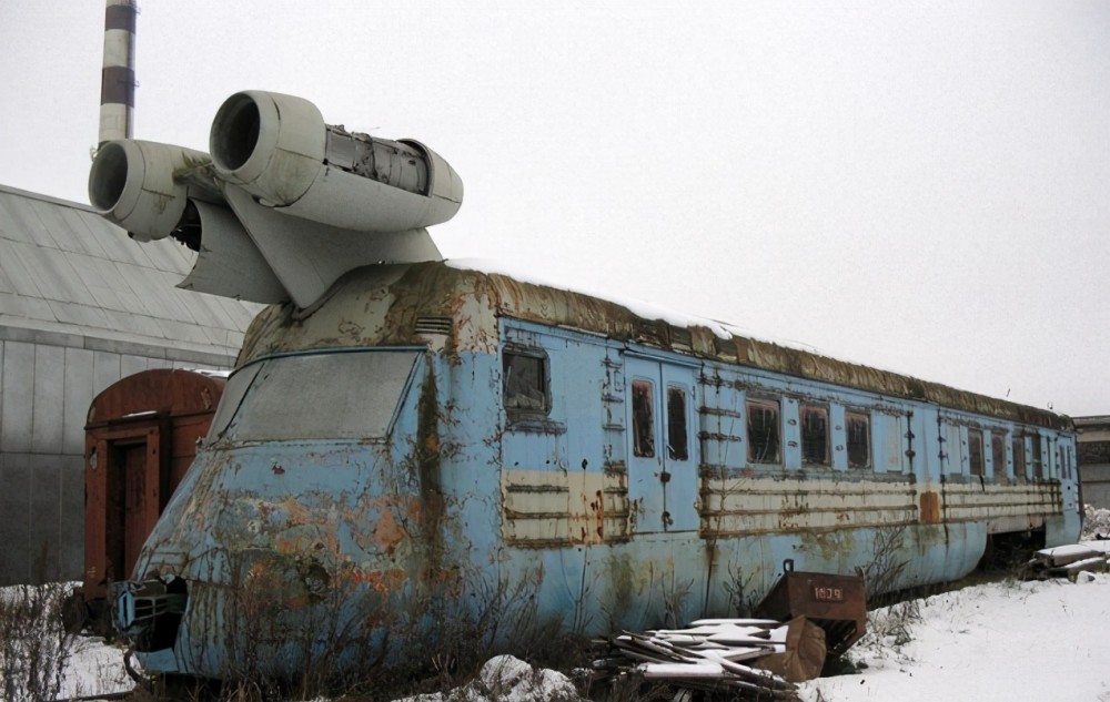 苏联svl高速火车：战斗民族风格的高铁试车，设计师自己却不敢坐_腾讯新闻