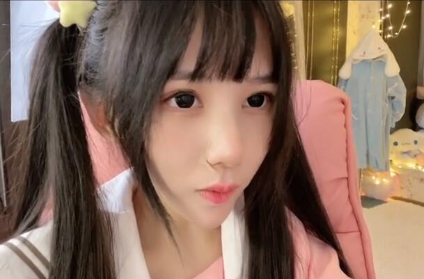 蔡萝莉首次公开露脸，解释戴三年口罩的原因，一个部位让她自卑 腾讯新闻