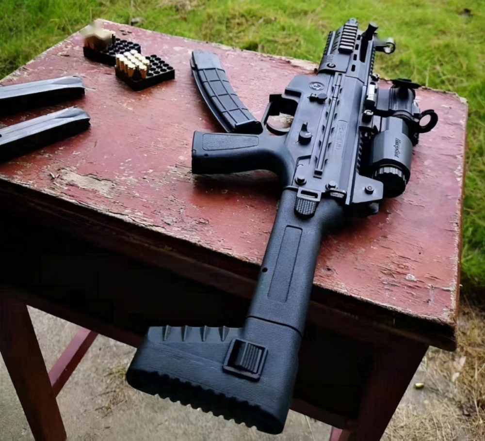 解放军同时更换3款轻武器，以前从来没见过，以后火力更凶猛！_腾讯新闻