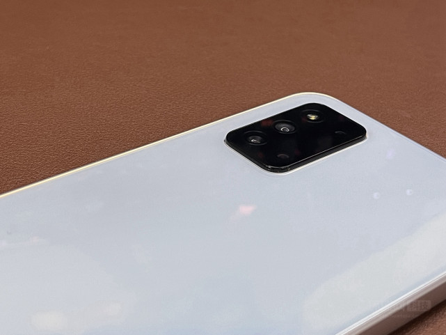 三星Galaxy F52 5G评测：“平凡”中又带着点小“惊喜”_腾讯新闻